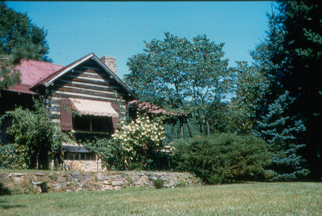front-of-lodge – Wahkeena Nature Preserve